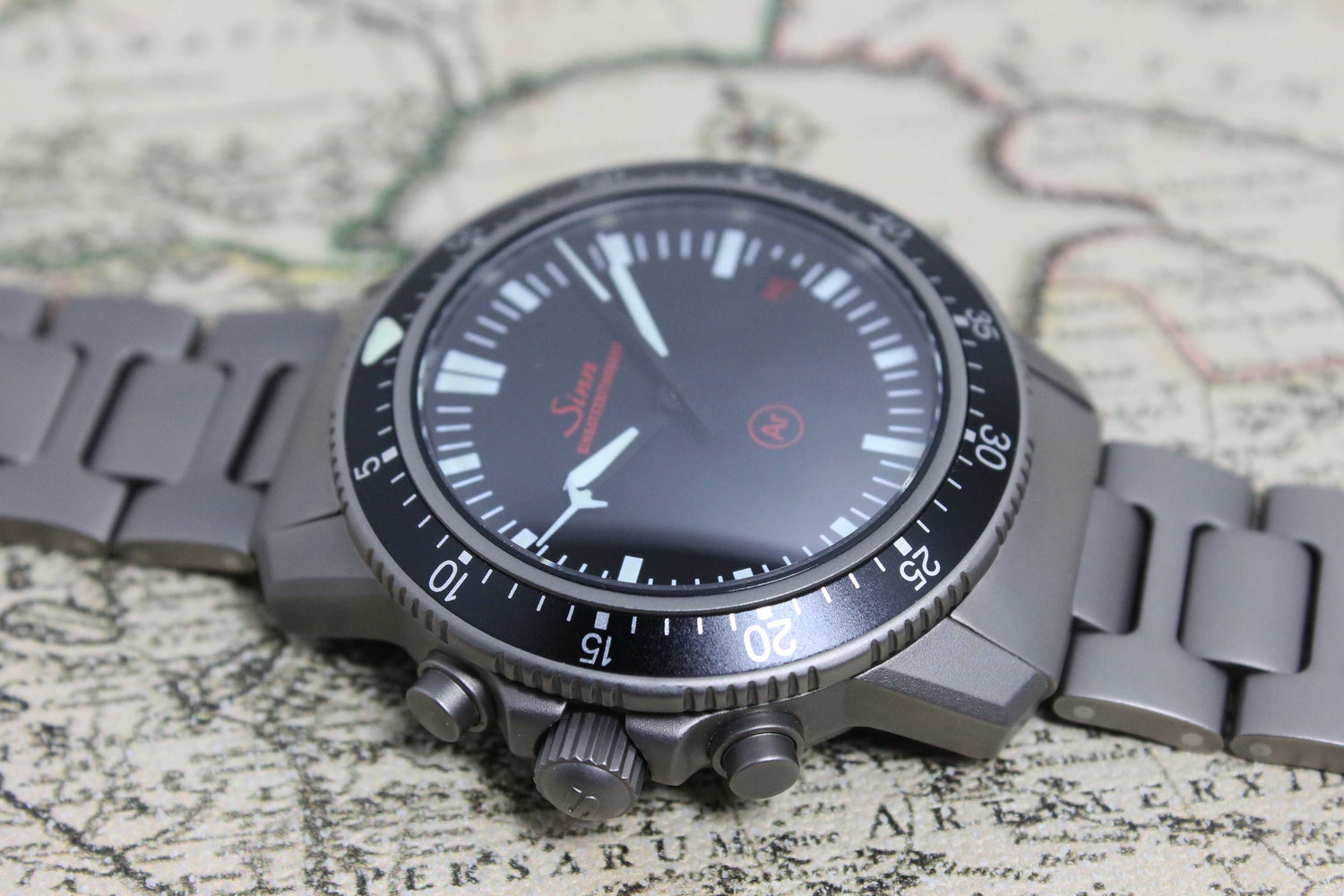 2002 Sinn Titanium Chronograph Ref. EZM1 (Full Set) - Momentum